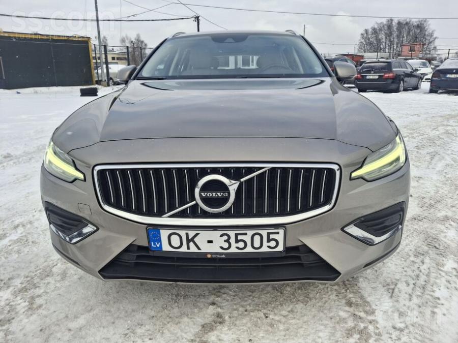 Brūns Volvo V60 2018 Rīga, ar dzinēja tilpumu 2.00 L un nobraukumu 295 tūkst. km par 13950 €, foto 4 vietnē AUTOMOTO.COM.LV