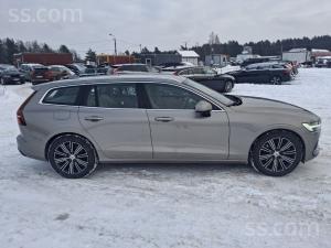 Brūns Volvo V60 2018 Rīga, ar dzinēja tilpumu 2.00 L un nobraukumu 295 tūkst. km par 13950 €, foto 6 vietnē AUTOMOTO.COM.LV