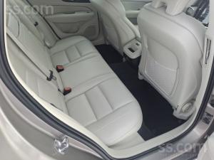 Brūns Volvo V60 2018 Rīga, ar dzinēja tilpumu 2.00 L un nobraukumu 295 tūkst. km par 13950 €, foto 18 vietnē AUTOMOTO.COM.LV