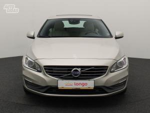 Brūns Volvo V60 2018 Viļņa, ar dzinēja tilpumu 2.00 L un nobraukumu 150 tūkst. km par 13499 €, foto 3 vietnē AUTOMOTO.COM.LV