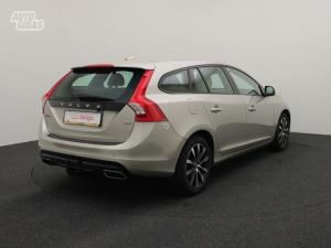 Brūns Volvo V60 2018 Viļņa, ar dzinēja tilpumu 2.00 L un nobraukumu 150 tūkst. km par 13499 €, foto 8 vietnē AUTOMOTO.COM.LV
