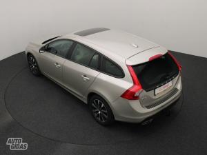 Brūns Volvo V60 2018 Viļņa, ar dzinēja tilpumu 2.00 L un nobraukumu 150 tūkst. km par 13499 €, foto 12 vietnē AUTOMOTO.COM.LV