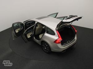 Brūns Volvo V60 2018 Viļņa, ar dzinēja tilpumu 2.00 L un nobraukumu 150 tūkst. km par 13499 €, foto 13 vietnē AUTOMOTO.COM.LV