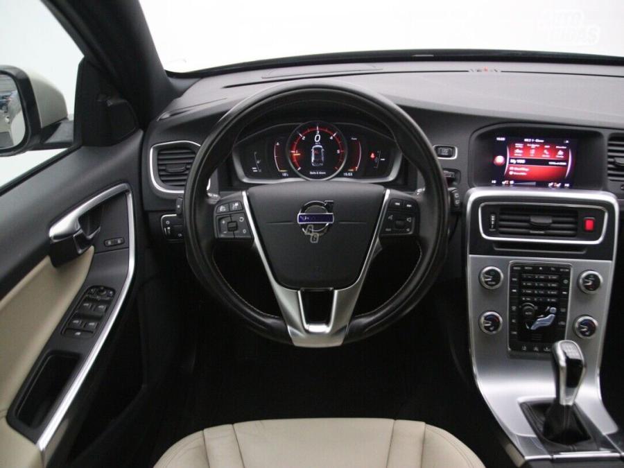 Brūns Volvo V60 2018 Viļņa, ar dzinēja tilpumu 2.00 L un nobraukumu 150 tūkst. km par 13499 €, foto 17 vietnē AUTOMOTO.COM.LV