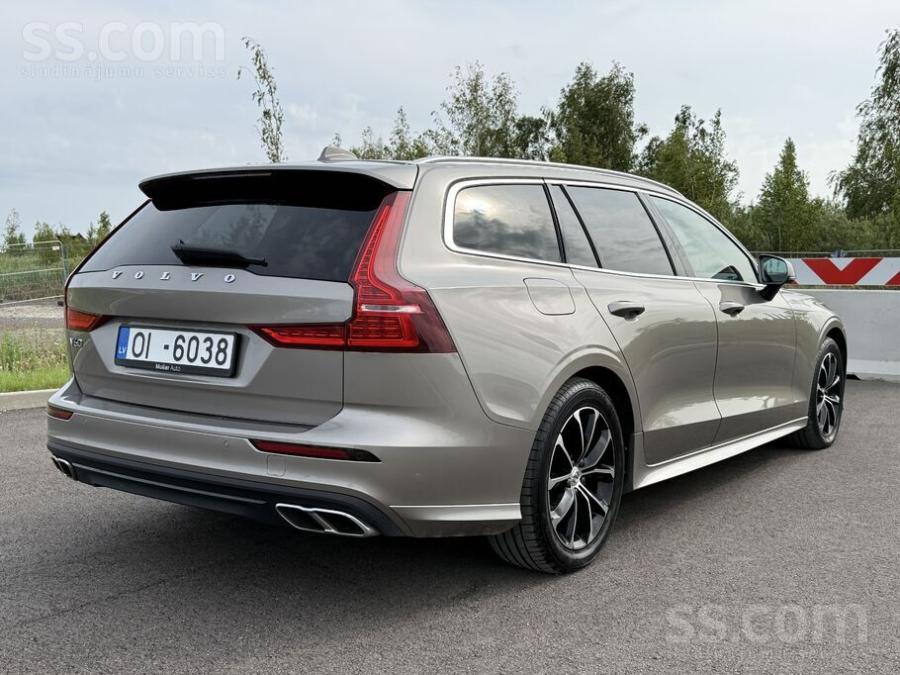 Brūns Volvo V60 2018 Liepāja, ar dzinēja tilpumu 2.00 L un nobraukumu 166 tūkst. km par 16900 €, foto 3 vietnē AUTOMOTO.COM.LV