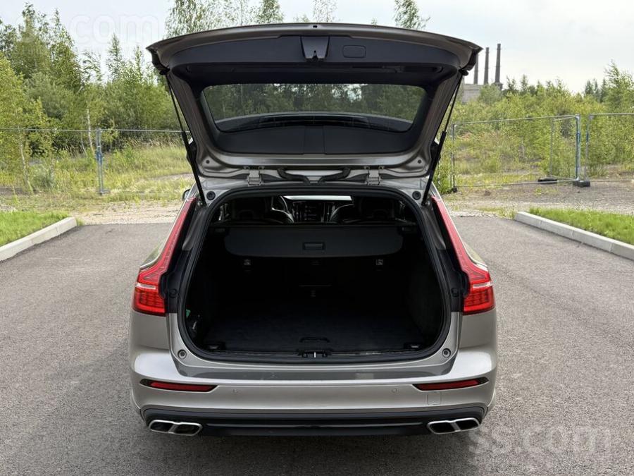 Brūns Volvo V60 2018 Liepāja, ar dzinēja tilpumu 2.00 L un nobraukumu 166 tūkst. km par 16900 €, foto 10 vietnē AUTOMOTO.COM.LV