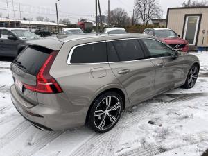 Brown Volvo V60 2019 in Riga, with an engine capacity of 2.00 L and mileage of 176 thousand km for 20550 €, photo 4 on AUTOMOTO.COM.LV