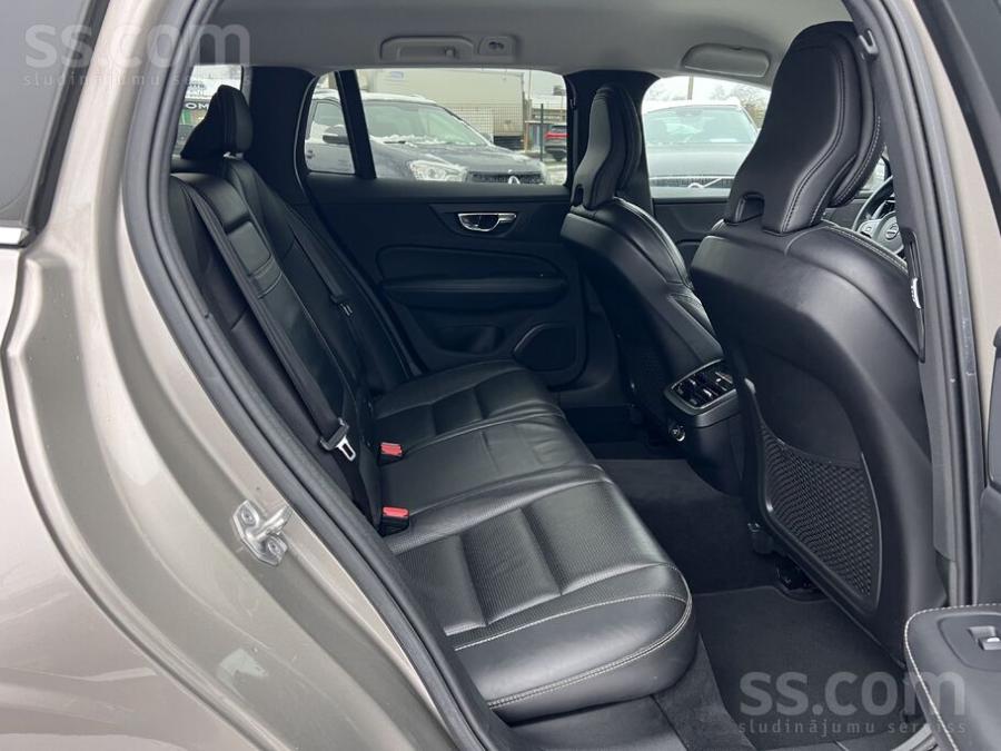 Brown Volvo V60 2019 in Riga, with an engine capacity of 2.00 L and mileage of 176 thousand km for 20550 €, photo 13 on AUTOMOTO.COM.LV