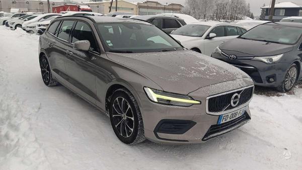 Brown Volvo V60 2019 in Taurage, with an engine capacity of 1.97 L and mileage of 268 thousand km for 11400 €, photo 3 on AUTOMOTO.COM.LV