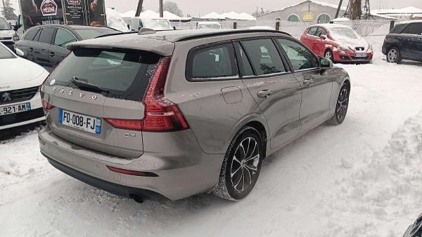 Brown Volvo V60 2019 in Taurage, with an engine capacity of 1.97 L and mileage of 268 thousand km for 11400 €, photo 4 on AUTOMOTO.COM.LV