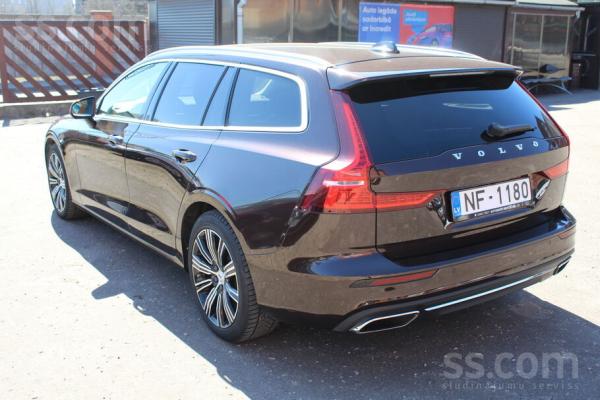Brūns Volvo V60 2019 Liepāja, ar dzinēja tilpumu 2.00 L un nobraukumu 197 tūkst. km par 16200 €, foto 3 vietnē AUTOMOTO.COM.LV