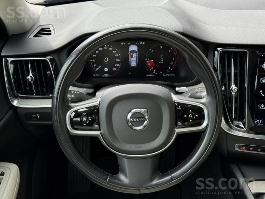 Brūns Volvo V60 2019 Valmiera, ar dzinēja tilpumu 2.00 L un nobraukumu 183 tūkst. km par 18400 €, foto 10 vietnē AUTOMOTO.COM.LV