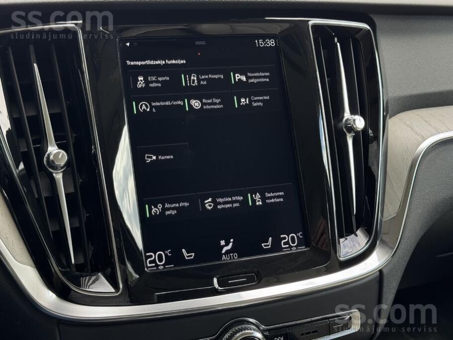 Brūns Volvo V60 2019 Valmiera, ar dzinēja tilpumu 2.00 L un nobraukumu 183 tūkst. km par 18400 €, foto 14 vietnē AUTOMOTO.COM.LV