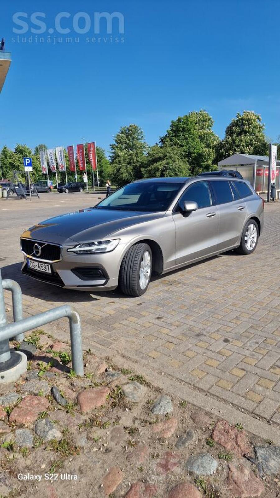 Brūns Volvo V60 2019 Ventspils, ar dzinēja tilpumu 2.00 L un nobraukumu 183 tūkst. km par 16670 €, foto 3 vietnē AUTOMOTO.COM.LV