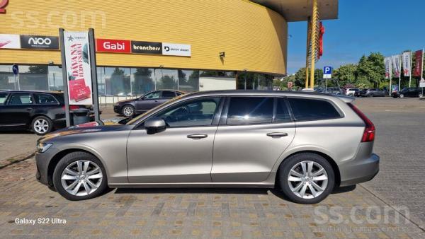Brown Volvo V60 2019 in Ventspils, with an engine capacity of 2.00 L and mileage of 183 thousand km for 16670 €, photo 3 on AUTOMOTO.COM.LV