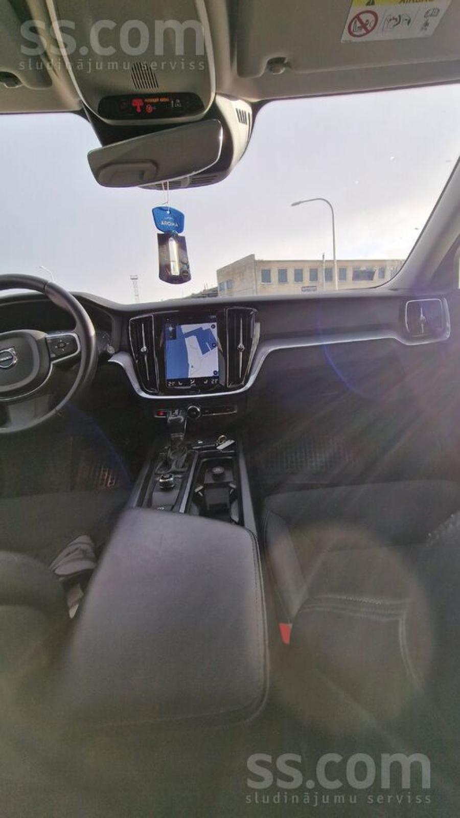 Brūns Volvo V60 2019 Ventspils, ar dzinēja tilpumu 2.00 L un nobraukumu 183 tūkst. km par 16670 €, foto 8 vietnē AUTOMOTO.COM.LV