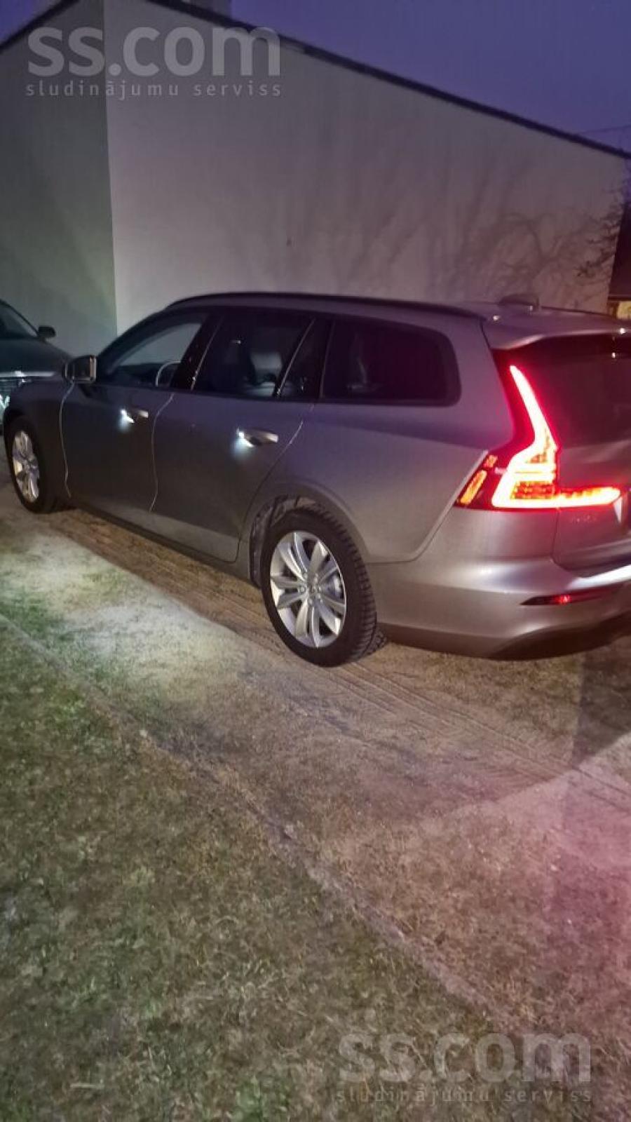 Brūns Volvo V60 2019 Ventspils, ar dzinēja tilpumu 2.00 L un nobraukumu 183 tūkst. km par 16670 €, foto 12 vietnē AUTOMOTO.COM.LV