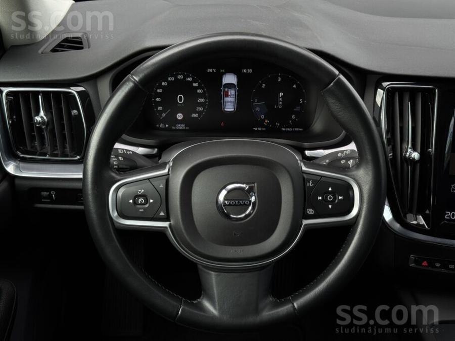 Brūns Volvo V60 2019 Valmiera, ar dzinēja tilpumu 2.00 L un nobraukumu 105 tūkst. km par 21400 €, foto 10 vietnē AUTOMOTO.COM.LV