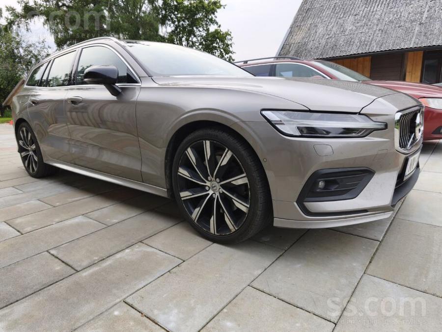 Brown Volvo V60 2019 in Saldus, with an engine capacity of 2.00 L and mileage of 363 thousand km for 14800 €, photo 1 on AUTOMOTO.COM.LV