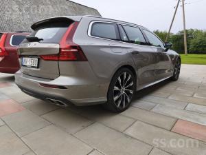 Brown Volvo V60 2019 in Saldus, with an engine capacity of 2.00 L and mileage of 363 thousand km for 14800 €, photo 3 on AUTOMOTO.COM.LV