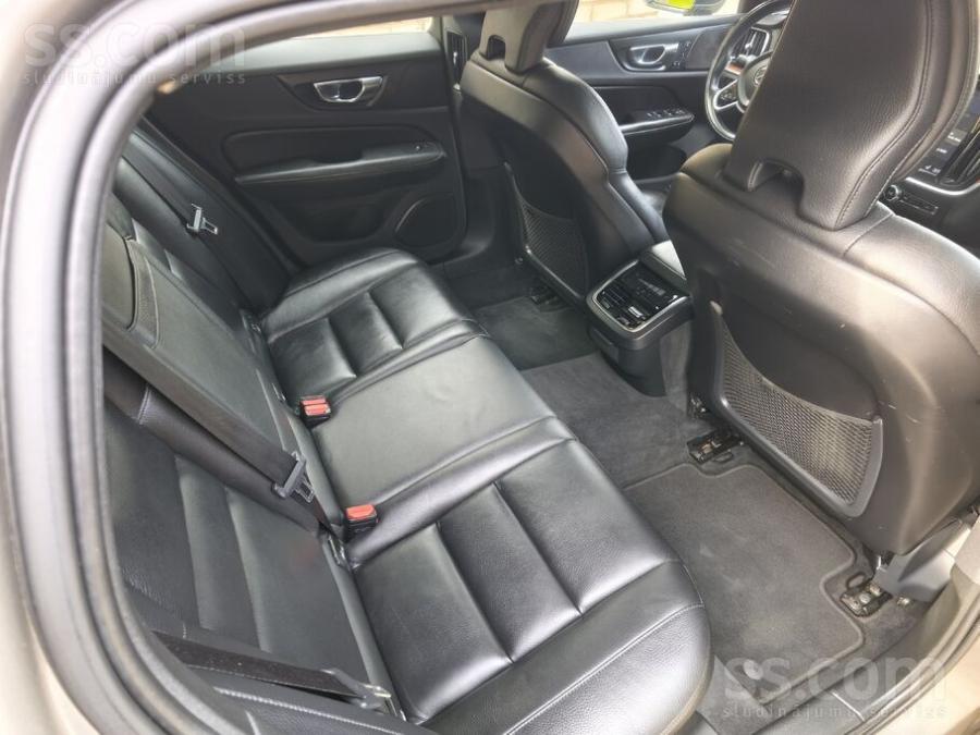 Brown Volvo V60 2019 in Saldus, with an engine capacity of 2.00 L and mileage of 363 thousand km for 14800 €, photo 7 on AUTOMOTO.COM.LV
