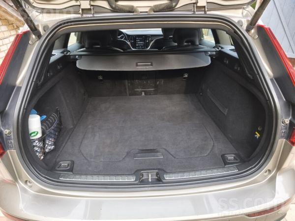 Brūns Volvo V60 2019 Saldus, ar dzinēja tilpumu 2.00 L un nobraukumu 363 tūkst. km par 16300 €, foto 8 vietnē AUTOMOTO.COM.LV