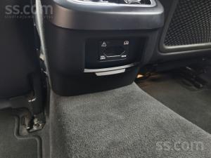 Brown Volvo V60 2019 in Saldus, with an engine capacity of 2.00 L and mileage of 363 thousand km for 14800 €, photo 12 on AUTOMOTO.COM.LV