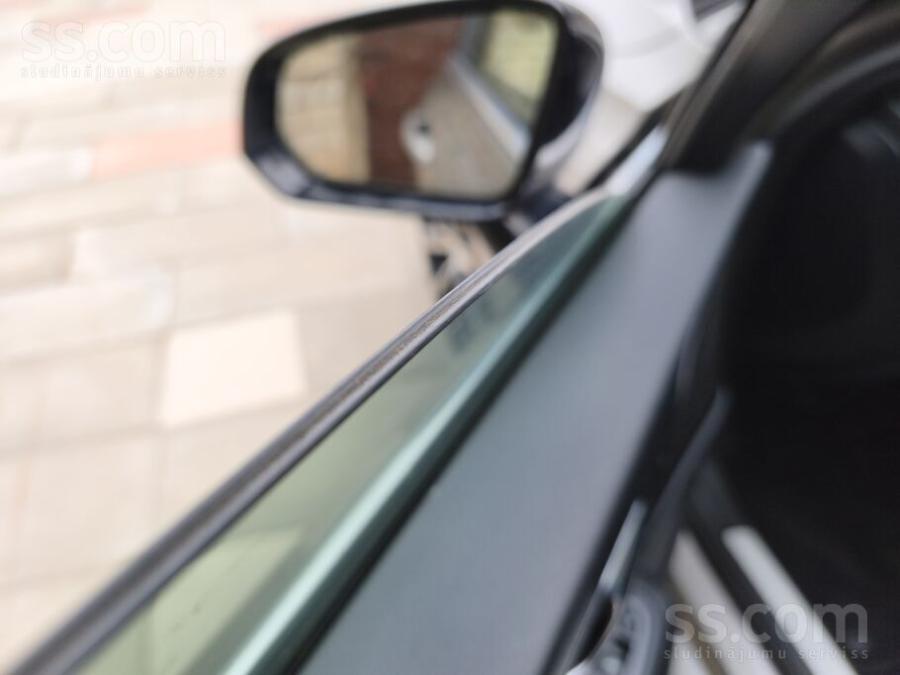 Brown Volvo V60 2019 in Saldus, with an engine capacity of 2.00 L and mileage of 363 thousand km for 14800 €, photo 13 on AUTOMOTO.COM.LV