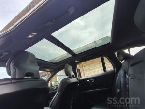 Brown Volvo V60 2019 in Saldus, with an engine capacity of 2.00 L and mileage of 363 thousand km for 14800 €, photo 15 on AUTOMOTO.COM.LV