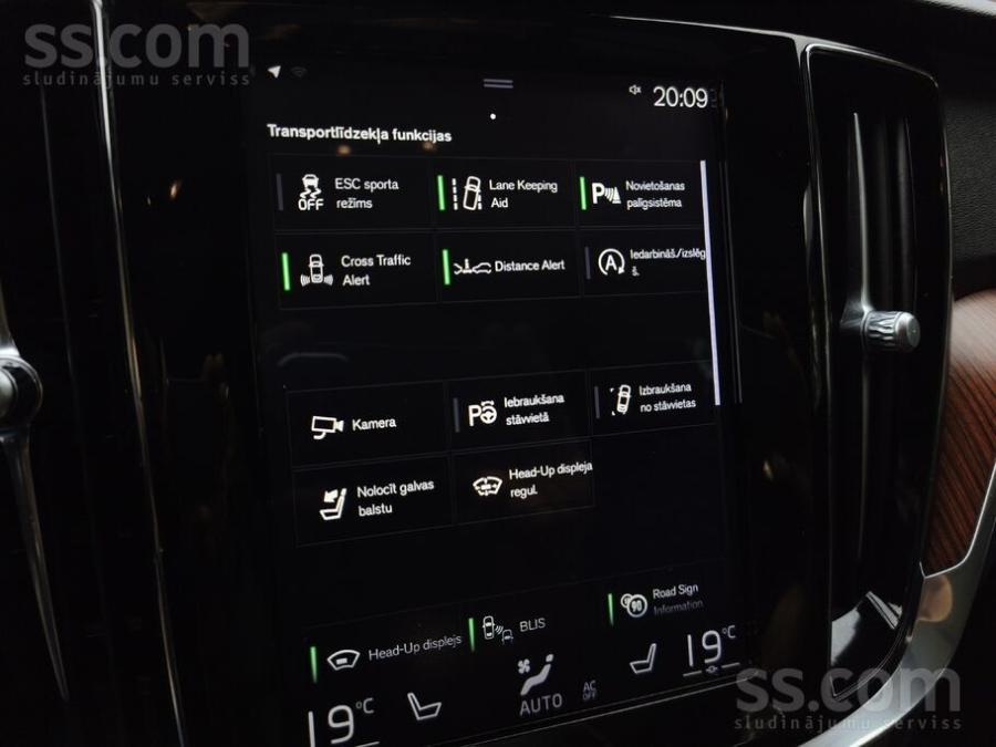 Brown Volvo V60 2019 in Saldus, with an engine capacity of 2.00 L and mileage of 363 thousand km for 14800 €, photo 17 on AUTOMOTO.COM.LV