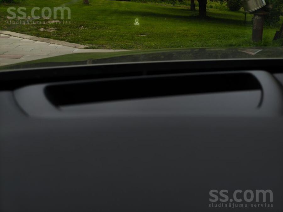 Brown Volvo V60 2019 in Saldus, with an engine capacity of 2.00 L and mileage of 363 thousand km for 14800 €, photo 24 on AUTOMOTO.COM.LV