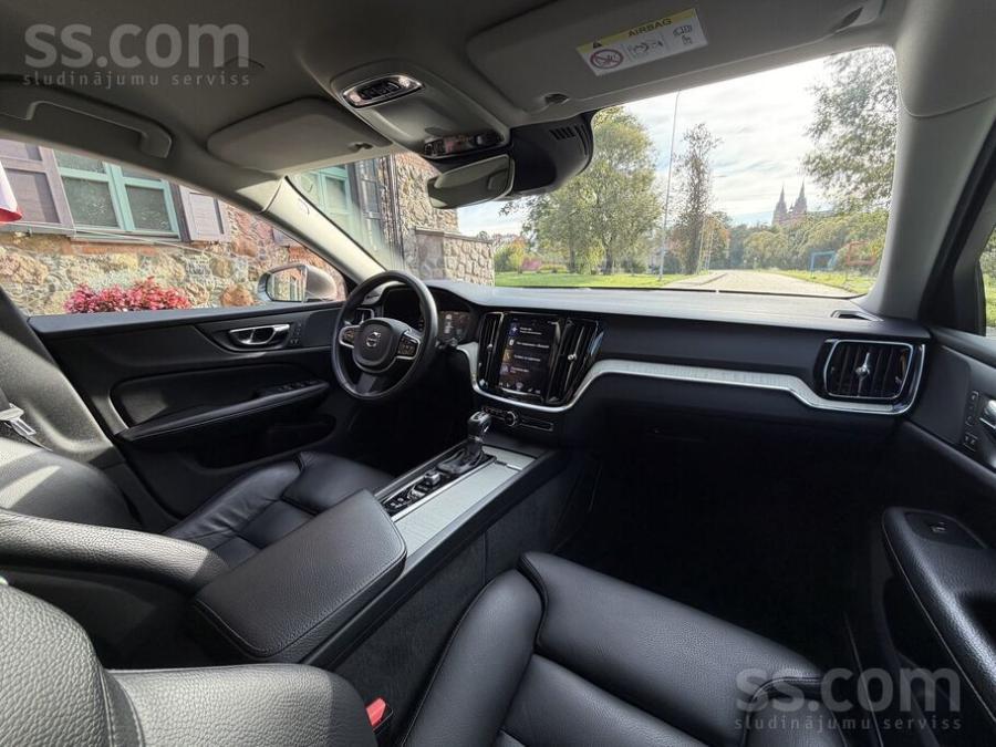 Brūns Volvo V60 2019 Rēzekne, ar dzinēja tilpumu 2.00 L un nobraukumu 260 tūkst. km par 12990 €, foto 10 vietnē AUTOMOTO.COM.LV