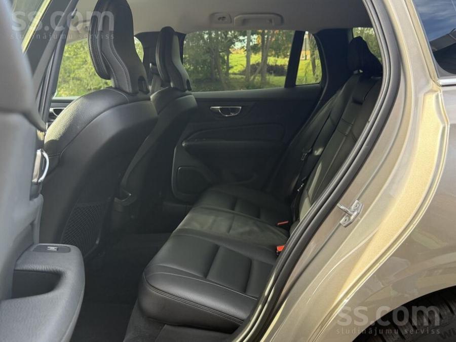 Brūns Volvo V60 2019 Rēzekne, ar dzinēja tilpumu 2.00 L un nobraukumu 260 tūkst. km par 12990 €, foto 11 vietnē AUTOMOTO.COM.LV