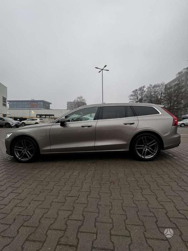 Brūns Volvo V60 2020 Viļņa, ar dzinēja tilpumu 1.97 L un nobraukumu 102 tūkst. km par 28500 €, foto 5 vietnē AUTOMOTO.COM.LV