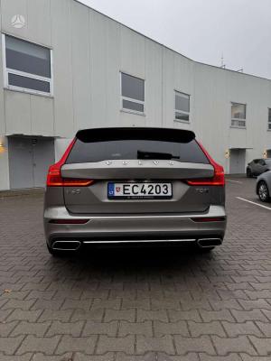 Brown Volvo V60 2020 in Vilnius, with an engine capacity of 1.97 L and mileage of 102 thousand km for 28500 €, photo 8 on AUTOMOTO.COM.LV