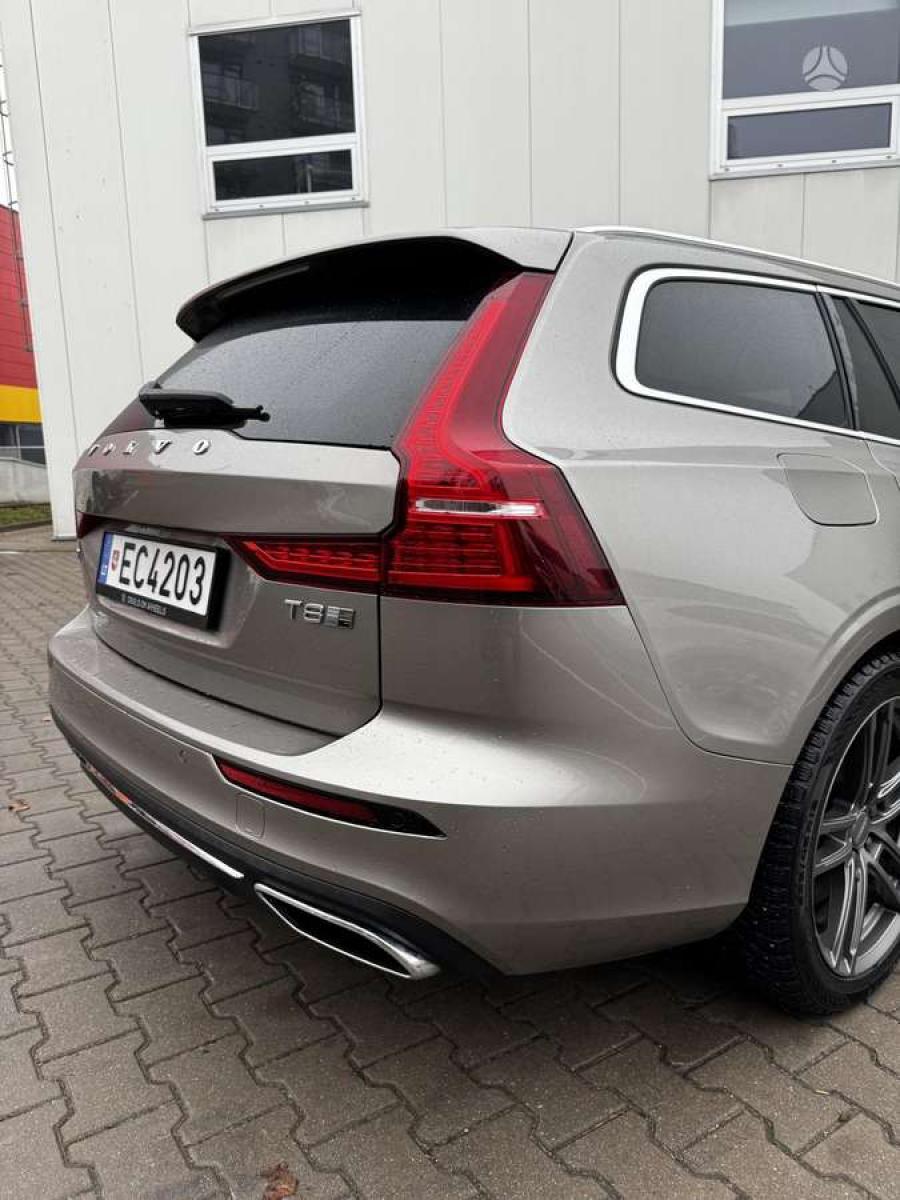 Brown Volvo V60 2020 in Vilnius, with an engine capacity of 1.97 L and mileage of 102 thousand km for 28500 €, photo 16 on AUTOMOTO.COM.LV