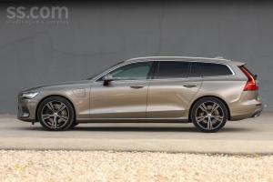 Brūns Volvo V60 2021 Jelgava, ar dzinēja tilpumu 2.00 L un nobraukumu 201 tūkst. km par 21000 €, foto 4 vietnē AUTOMOTO.COM.LV