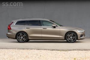 Brūns Volvo V60 2021 Jelgava, ar dzinēja tilpumu 2.00 L un nobraukumu 201 tūkst. km par 21000 €, foto 8 vietnē AUTOMOTO.COM.LV