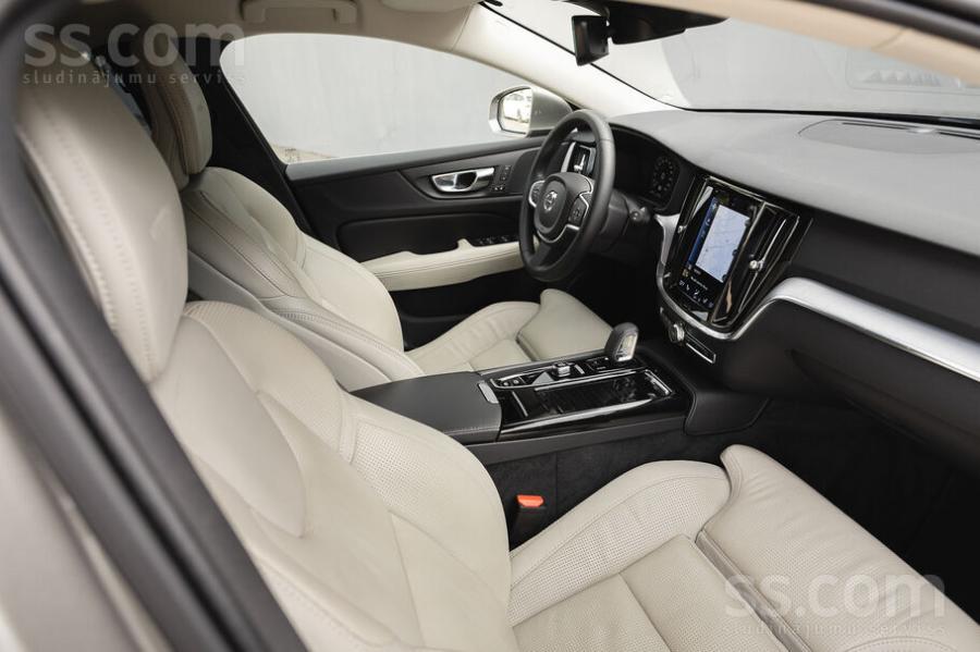 Brūns Volvo V60 2021 Jelgava, ar dzinēja tilpumu 2.00 L un nobraukumu 201 tūkst. km par 21000 €, foto 26 vietnē AUTOMOTO.COM.LV