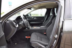 Brūns Volvo V60 2021 Viļņa, ar dzinēja tilpumu 1.97 L un nobraukumu 195 tūkst. km par 16700 €, foto 17 vietnē AUTOMOTO.COM.LV