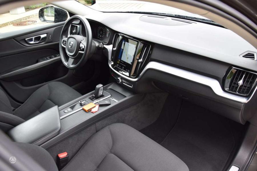 Brūns Volvo V60 2021 Viļņa, ar dzinēja tilpumu 1.97 L un nobraukumu 195 tūkst. km par 16700 €, foto 21 vietnē AUTOMOTO.COM.LV