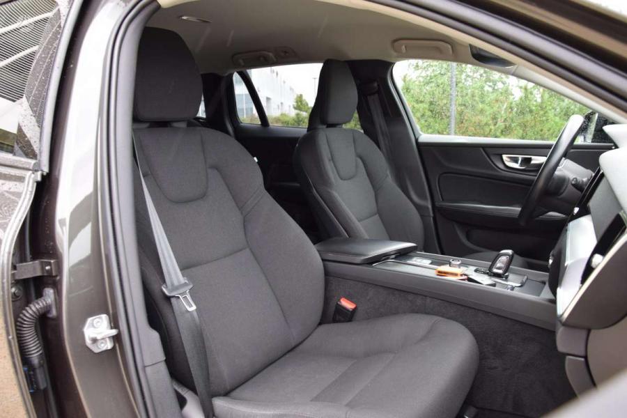Brūns Volvo V60 2021 Viļņa, ar dzinēja tilpumu 1.97 L un nobraukumu 195 tūkst. km par 16700 €, foto 25 vietnē AUTOMOTO.COM.LV
