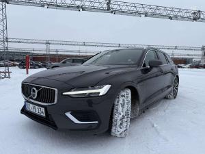 Brūns Volvo V60 2025 Kauņa, ar dzinēja tilpumu 1.97 L un nobraukumu 13 tūkst. km par 39930 €, foto  vietnē AUTOMOTO.COM.LV