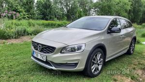 Smilšu krāsa Volvo V60 Cross Country 2018 Tallina, ar dzinēja tilpumu 2.40 L un nobraukumu 280 tūkst. km par 14900 €, foto  vietnē AUTOMOTO.COM.LV
