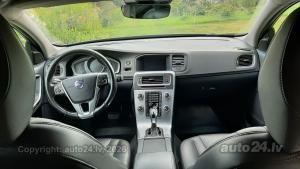 Smilšu krāsa Volvo V60 Cross Country 2018 Tallina, ar dzinēja tilpumu 2.40 L un nobraukumu 280 tūkst. km par 14900 €, foto 8 vietnē AUTOMOTO.COM.LV