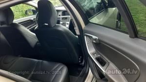 Smilšu krāsa Volvo V60 Cross Country 2018 Tallina, ar dzinēja tilpumu 2.40 L un nobraukumu 280 tūkst. km par 14900 €, foto 11 vietnē AUTOMOTO.COM.LV