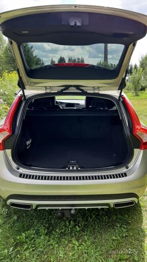 Smilšu krāsa Volvo V60 Cross Country 2018 Tallina, ar dzinēja tilpumu 2.40 L un nobraukumu 280 tūkst. km par 14900 €, foto 14 vietnē AUTOMOTO.COM.LV