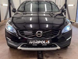 Melns Volvo V60 Cross Country 2018 Viļņa, ar dzinēja tilpumu 1.97 L un nobraukumu 201 tūkst. km par 11979 €, foto 3 vietnē AUTOMOTO.COM.LV