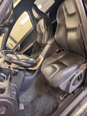 Melns Volvo V60 Cross Country 2018 Viļņa, ar dzinēja tilpumu 1.97 L un nobraukumu 201 tūkst. km par 11979 €, foto 14 vietnē AUTOMOTO.COM.LV