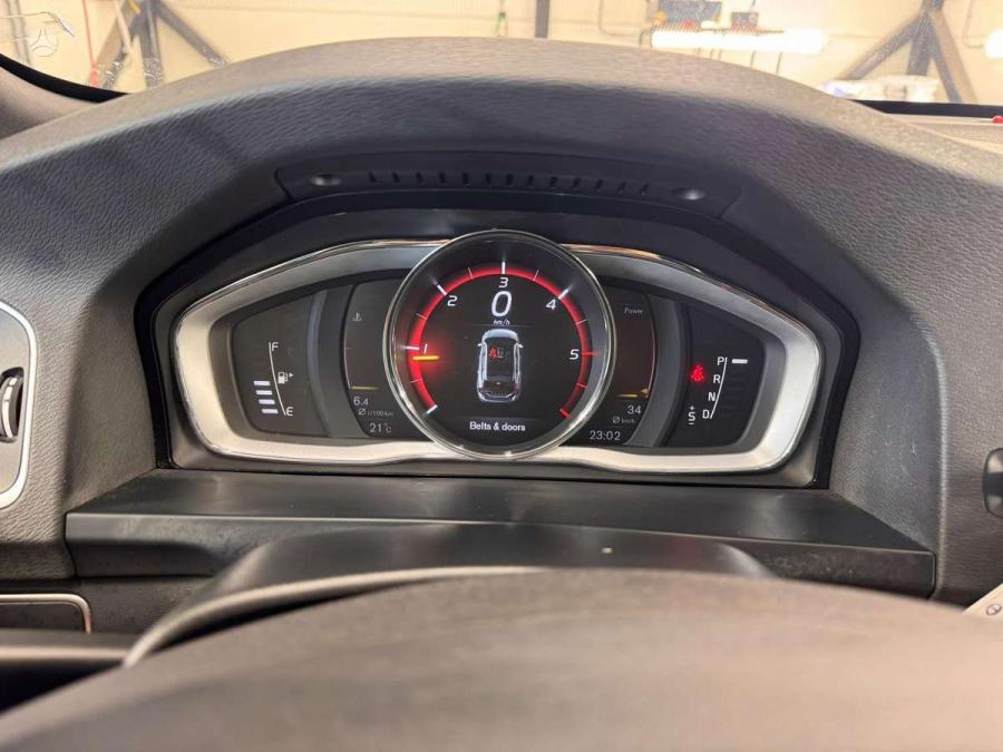 Melns Volvo V60 Cross Country 2018 Viļņa, ar dzinēja tilpumu 1.97 L un nobraukumu 201 tūkst. km par 11979 €, foto 20 vietnē AUTOMOTO.COM.LV